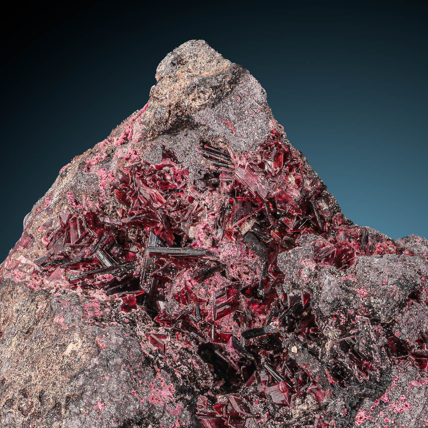 Wendel-Minerals | Item: 2486 - Erythrite-Aghbar Mine | Bou Azzer ...