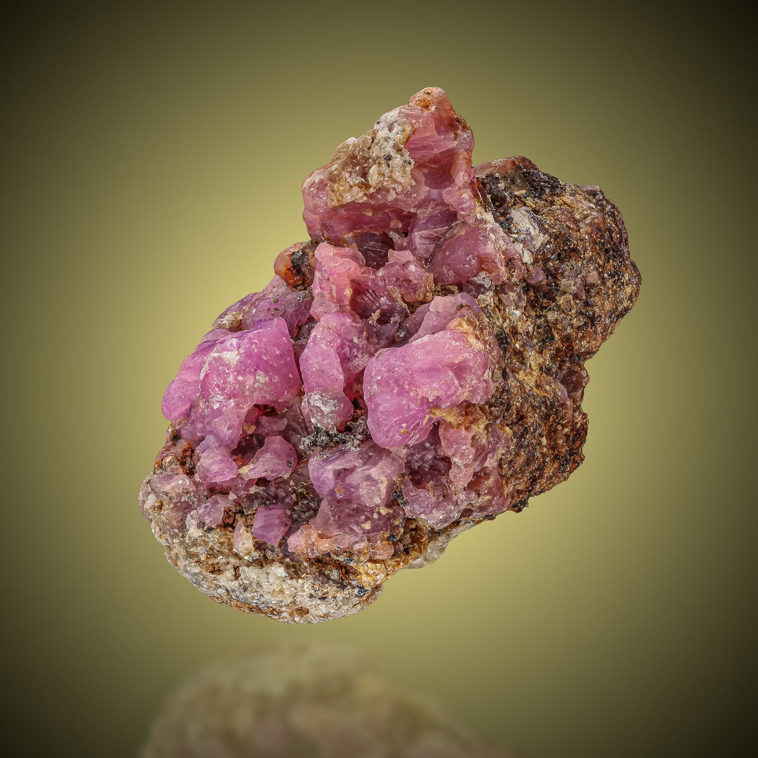 Wendel-Minerals | Item: 5542 - Ruby-Sivec Marble Quarries | Prisad ...